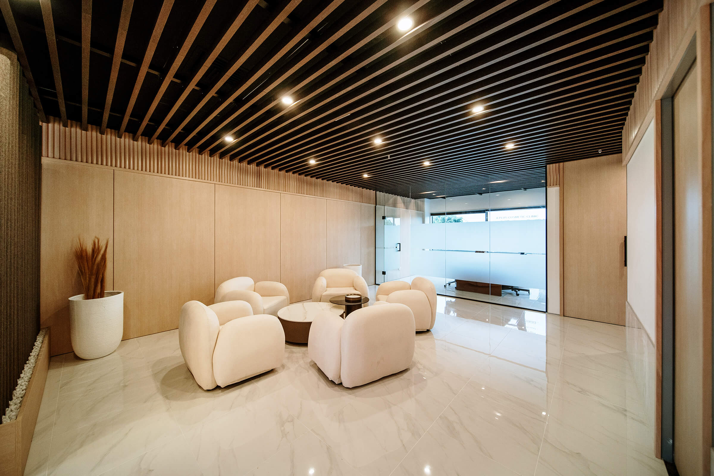 A+ cosmetic - M8 Fitout