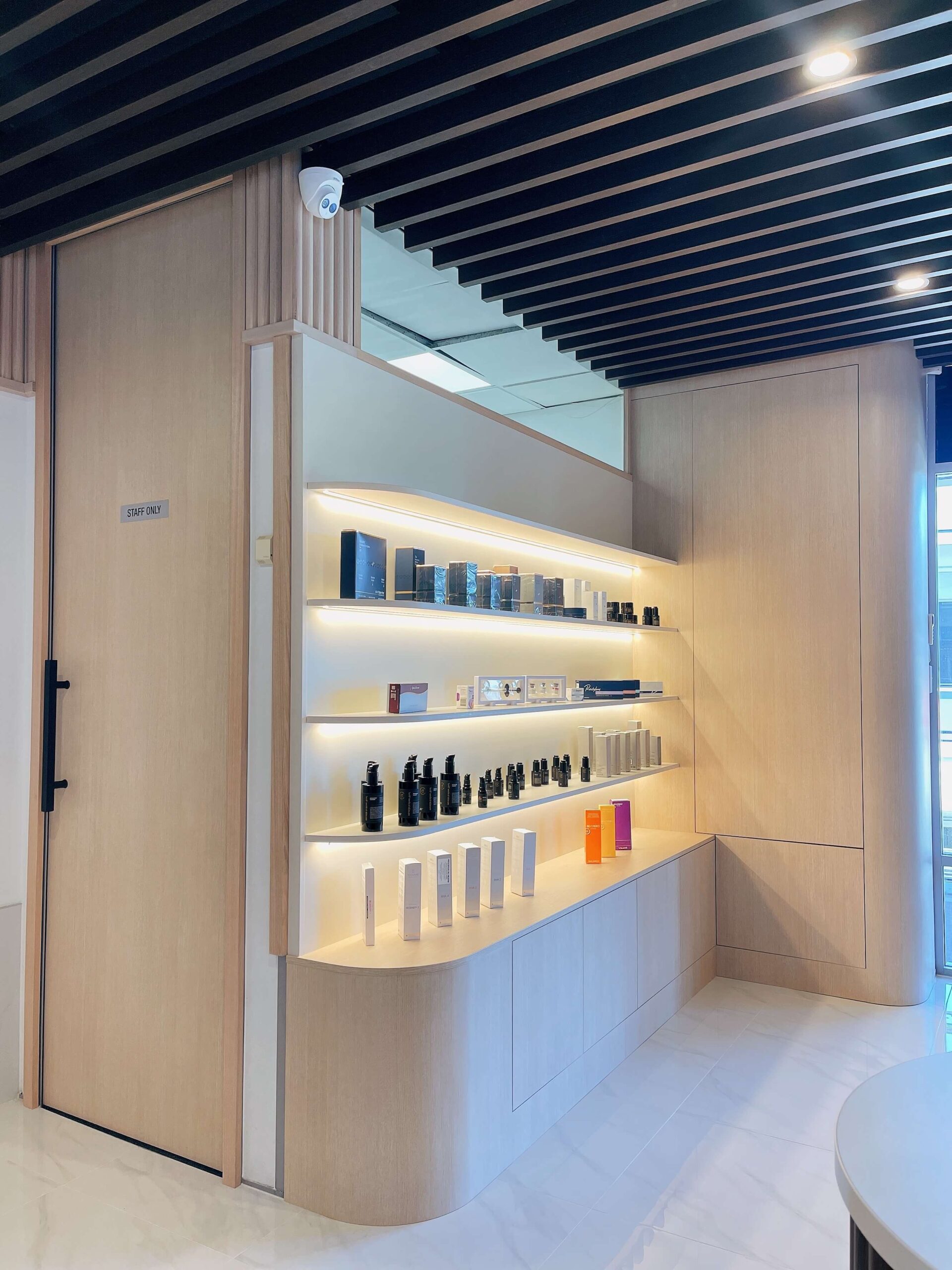 A+ cosmetic - M8 Fitout