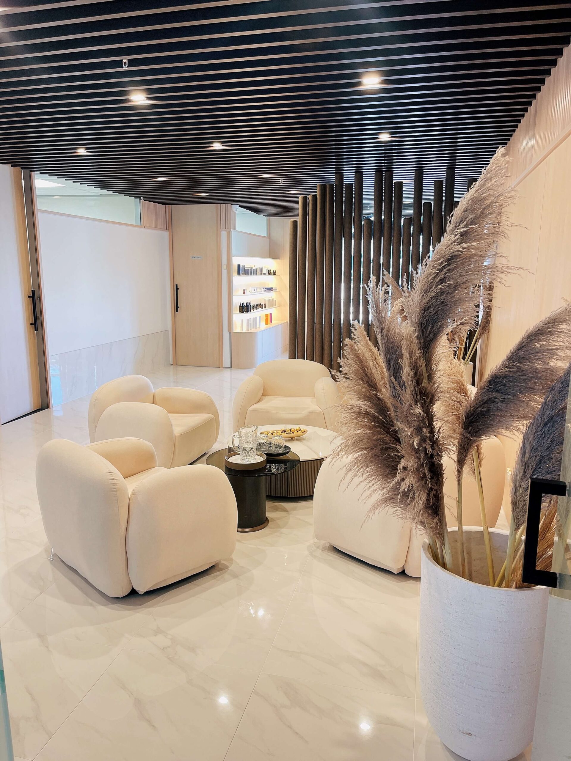 A+ cosmetic - M8 Fitout