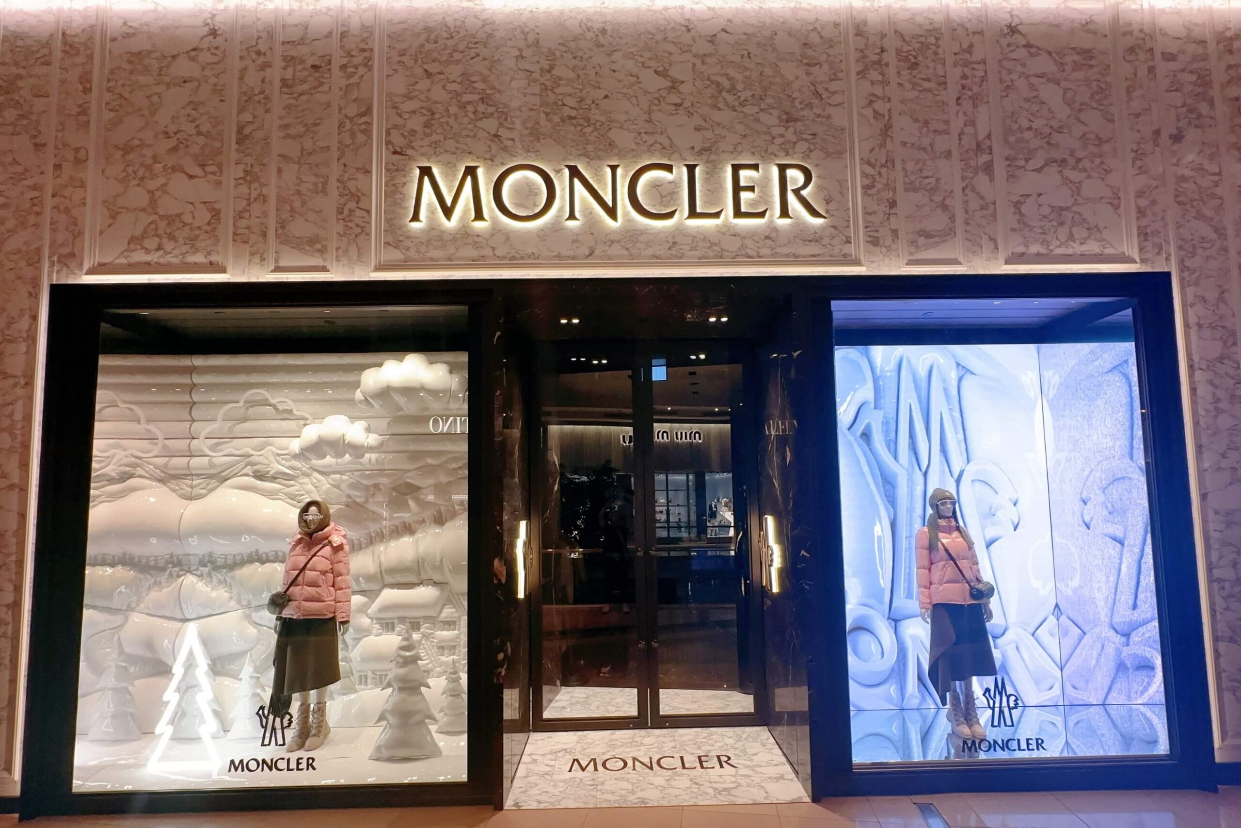 Moncler - Window Display - M8 Fitout